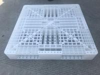 China Durable HDPE Material Plastic Pallet for Injection Molding Process and 1400*1400 Size for sale