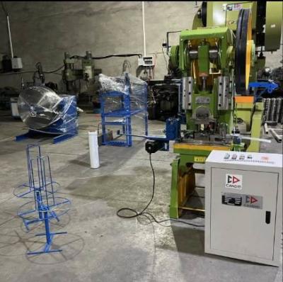 China Best Factory Concertina Razor Blade Barbed Wire Machine Price for sale