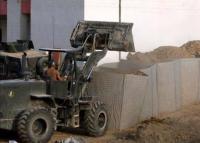 China Heavy Duty 250-500g/M2 Geotextile Hesco Sandbags Easily Assembled for sale