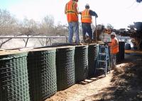 China Green Geotextile Effective MIL 7 Hesco Flood Barriers Wear Resisting for sale