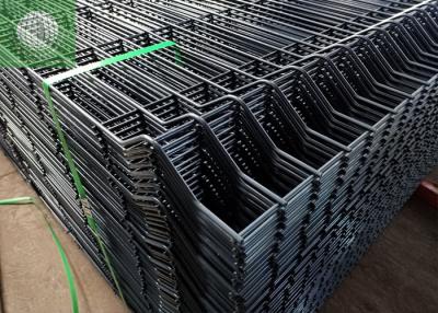 China 50*200mm Q195 Powder Coating Fences , Bending Wire Fence Panels for sale