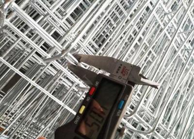China Roll Top Bottom Metal Mesh Fences Powder Coated BRC Mesh Fence for sale