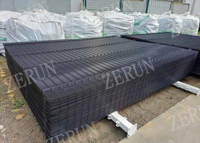 China 4.0mm Hot Dipped 358 Security Fence Galvanized Green Security Fencing for sale