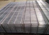 China Triangle Bending PVC Coated Welded Wire Mesh Panels 3D Wire Mesh Fence for sale