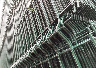 China Triangle Bending PVC Coated Welded Wire Mesh Panels 3D Wire Mesh Fence for sale