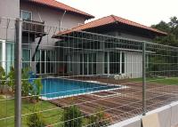 China Hot Dipped Galvanized Rolled Panel Fence Garden Roll Top Fence Panels for sale