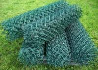 China 2.5m Metal Chain Link Fence 55*55mm PVC Coated Green Diamond Wire Mesh Fencing for sale