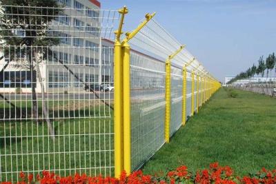 China Wire 50*200mm Iron Mesh Fencing Yellow Panels And Posts for sale