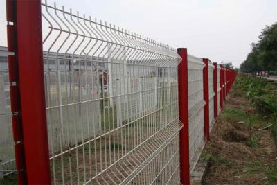 China 8 Gauge Metal Mesh Fences 55*200mm Panels 1800mm Height Red Post for sale