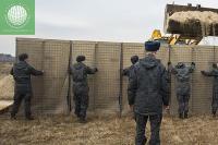 China Mil 10 Hesco Sand Barrier Lined With Non Woven Geotextile for sale