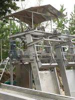China Cable-operated mechanical bar screen with forced closing force, corrosion resistant design, and overload protection for heavy debris interception for sale