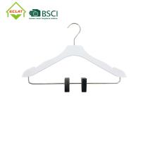 China Non Slip 36x26cm Adjustable Plastic Clip Coat Hangers for sale