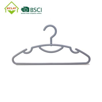 China CA65  Notched Plastic Garment Hangers With Swivel Hook for sale