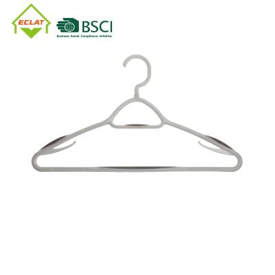 China Premium Durable With Non-Slip Pads Heavy Duty Plastic Hanger for sale