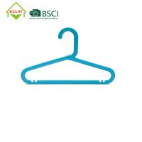 China Compact Light Weight No Trace Portable Strong And Durable Plastic Hanger for sale