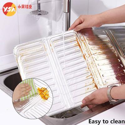 China Aluminum Foil Oil Blocker Foldable Kitchen Stove Splatter Guard 30x50cm for sale