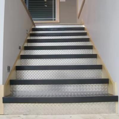 China 5052 Embossed Aluminum Sheet 4x8 5754 Diamond Plate 100mm 1600mm for sale