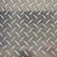 China 5052 6061 Aluminum Diamond Plate Anti Slip Sheet 0.3-6.0mm for Stair Tread Truck Floor for sale
