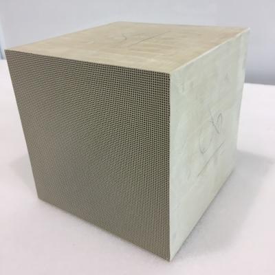 China High Reactive Spherical Noble Metal Catalyst 50 - 200m2/G for sale