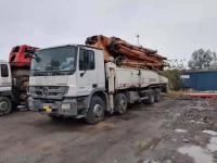 China Zoomlion 52m Used Concrete Pump Construction Equipment with Feeding Height 1370mm for sale