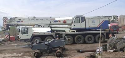 China Maximum Lifting Weight 16t Yellow 2018 Zoomlion 220ton Used Truck Crane Attractive for sale