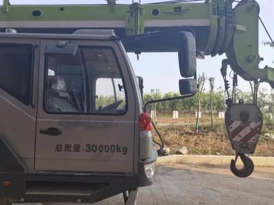 China Used 2017 Zoomlion Truck Crane 25 Ton Folding Top Performance for sale