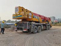 China Engineering Construction Machinery 70T White Mobile Crane Truck Crane with Components for sale