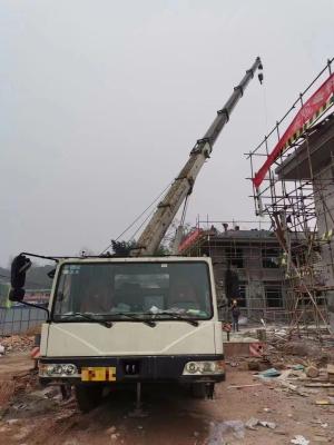 China 30 Ton Zoomlion Truck Crane 2011 Model with Maximum Lifting Weight of 100T for sale