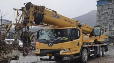 China 25ton Zoomlion Xg Mobile Crane Heavy Equipment with 4 Shafts and ISO9001 Certification for sale