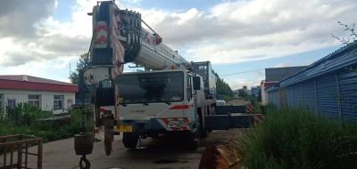China 90 Ton Mobile Crane Zoomlion Used Truck Crane 2010 Maximum Lifting Weight 16t Shaft Number 4 for sale