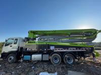 China Feeding Height 1370mm Zoomlion 40m Ready Mixer Concrete Pump Truck with White Color for sale
