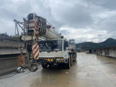 China 2012 Zoomlion 80T Truck Crane Mobile Crane Lifting Equipments with Five-Arm Crane Jib for sale