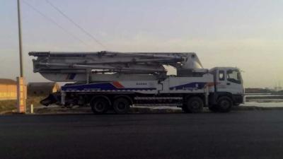 China Competitive 2013 Zoomlion 52M Used Concrete Pump Truck with Cylinder Type Structure for sale