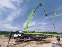 China 2.6mm Vibrating Amplitude 2013 Zoomlion 52m Concrete Pump on Benz Semi-Dry Shotcrete Type for sale