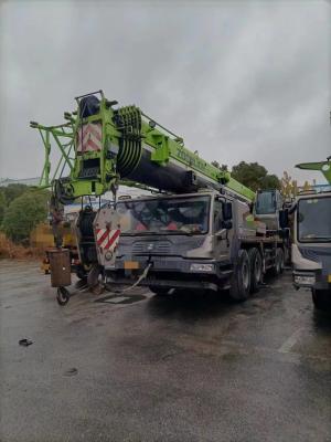 China 20 Years of Zoomlion 80t Truck Crane with ISO9001 Certification and Folding Feature for sale