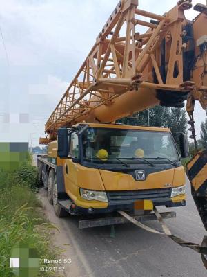 China Maximum Lifting Weight 16t 2017 Xc Mg 50T Used Truck Crane Heavy Equipment Mobile Crane for sale