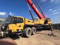 China 90 Tons Hydraulic Mobile Crane with Five-Arm Jib and ISO9001 Certification for sale