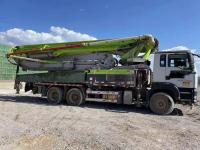China 63m Used Zoomlion Concrete Pump Truck on Mercedes Benz Chassis for Heavy Equipment for sale