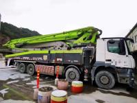 China Zoomlion 56m Concrete Pump Truck with 2.6mm Vibrating Amplitude and After-sales Service for sale
