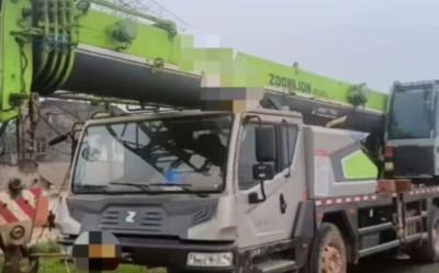 China FIve-Arm Crane Jib ZTC251V552 2018 Years Zoomlion Mobile Crane 25tons for Heavy-Duty Construction Projects for sale