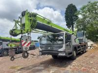 China Five-Arm Crane JibZTC251E552 2020 Years Zoomlion Mobile Crane 300tons for Heavy-Duty Construction Projects for sale