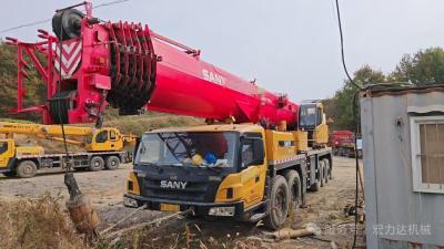 China 100 Tons Mobile Truck Crane with High Operating Efficiency and 73.2 Meters Max Working Height for sale