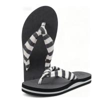 China Custom Design Non Slip Summer Beach Sandals With Arch Support For Men And Women for sale