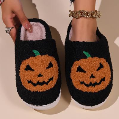 China OEM Design Women's Indoor Slippers Holiday Halloween Pumpkin Slippers For Gifting for sale