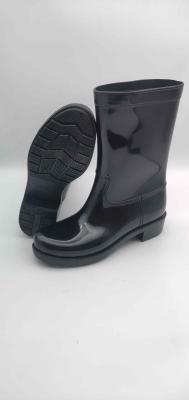 China Ankle Height Design Women's Garden Work Boots Mid Calf Boots Customized Design for sale