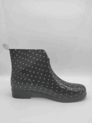 China OEM Brand Women's Rain Boots Matt Finish Ankle Garden Boots Ladies Non Slip for sale