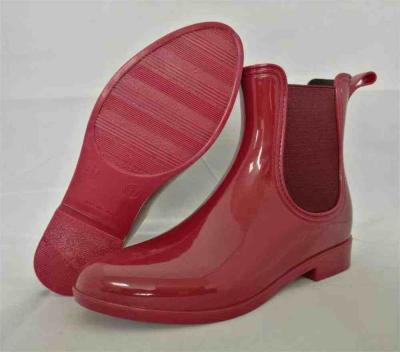 China 100% Waterproof Elastic Guessets Ankle Rain Boots For Women OEM Color for sale