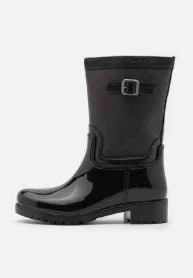 China Ladies Pvc Tall Garden Boots Waterproof Rain Boots With Solid Pvc Upper Buckled Trims for sale