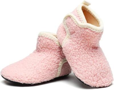 China Kids Indoor Slippers Booties with Breathable Faux Fur Lining and Memory Foam for sale