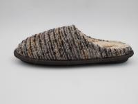 China Warm Comfy Mens' Indoor Slippers Memory Foam House Slippers Customized Design for sale